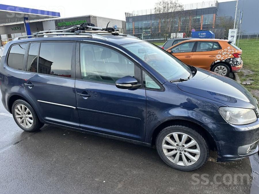 Zils Volkswagen Touran 2011 Jelgava, ar dzinēja tilpumu 2.00 L un nobraukumu 409 tūkst. km par 4500 €, foto 4 vietnē AUTOMOTO.COM.LV