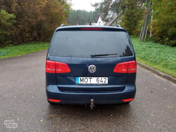 Zils Volkswagen Touran 2011 Viļņa, ar dzinēja tilpumu 1.60 L un nobraukumu 340 tūkst. km par 4890 €, foto 5 vietnē AUTOMOTO.COM.LV