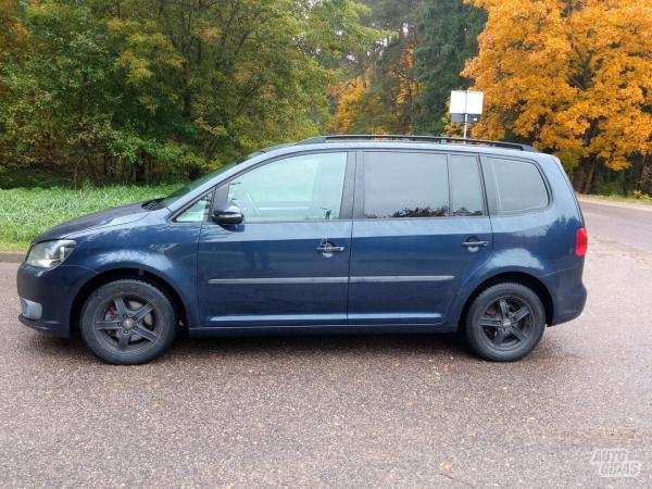Zils Volkswagen Touran 2011 Viļņa, ar dzinēja tilpumu 1.60 L un nobraukumu 340 tūkst. km par 4890 €, foto 4 vietnē AUTOMOTO.COM.LV