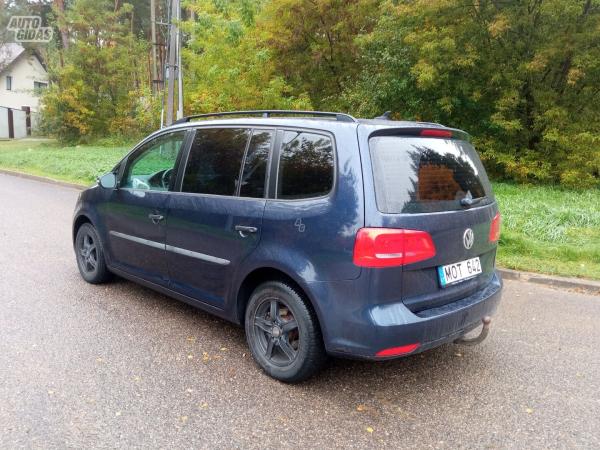 Zils Volkswagen Touran 2011 Viļņa, ar dzinēja tilpumu 1.60 L un nobraukumu 340 tūkst. km par 4890 €, foto 5 vietnē AUTOMOTO.COM.LV