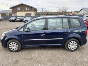 Blue Volkswagen Touran 2011 in Kaunas, with an engine capacity of 1.40 L and mileage of 221 thousand km for 4150 €, photo 2 on AUTOMOTO.COM.LV