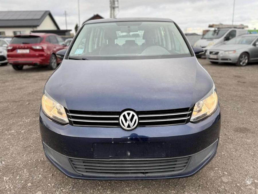 Blue Volkswagen Touran 2011 in Kaunas, with an engine capacity of 1.40 L and mileage of 221 thousand km for 4150 €, photo 8 on AUTOMOTO.COM.LV