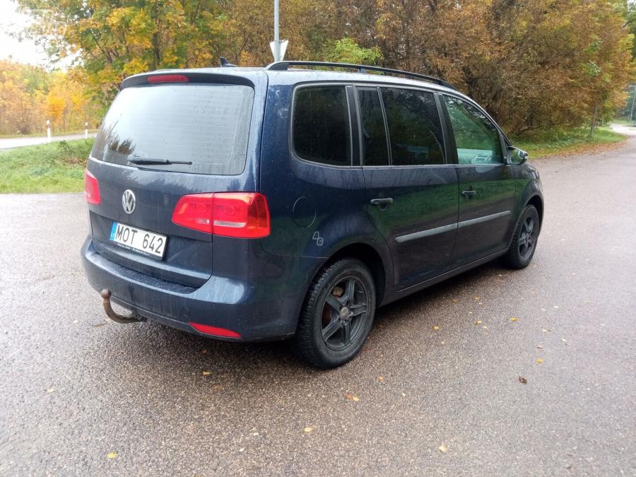 Zils Volkswagen Touran 2011 Viļņa, ar dzinēja tilpumu 1.60 L un nobraukumu 341 tūkst. km par 4890 €, foto 6 vietnē AUTOMOTO.COM.LV