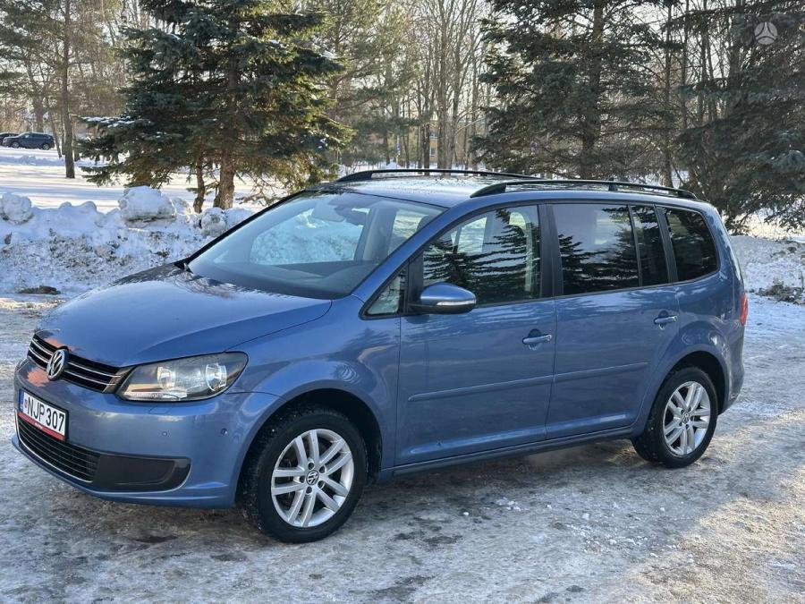 Blue Volkswagen Touran 2011 in Klaipeda, with an engine capacity of 1.39 L and mileage of 250 thousand km for 3999 €, photo 2 on AUTOMOTO.COM.LV