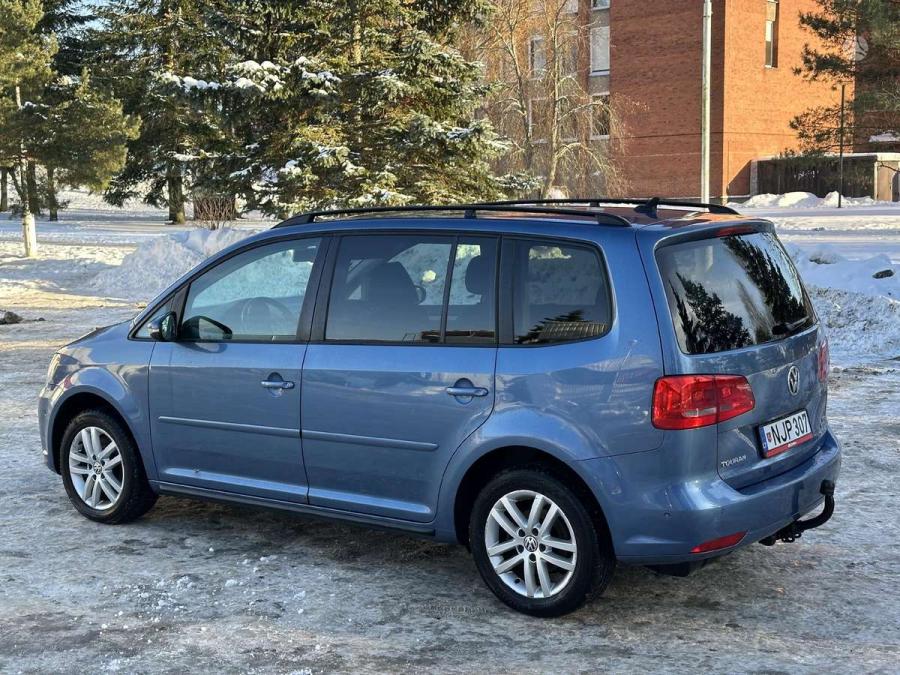 Blue Volkswagen Touran 2011 in Klaipeda, with an engine capacity of 1.39 L and mileage of 250 thousand km for 3999 €, photo 5 on AUTOMOTO.COM.LV