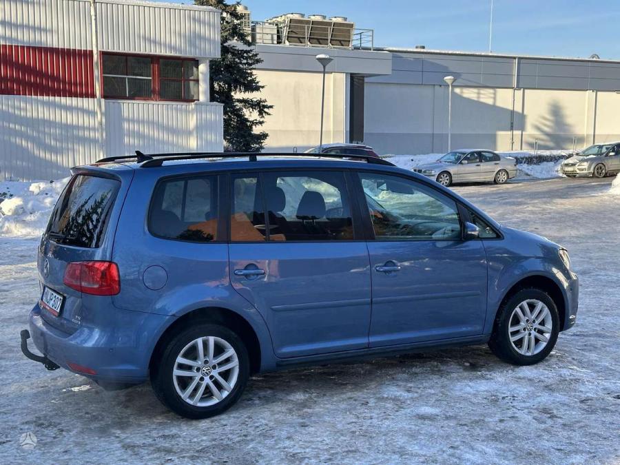 Blue Volkswagen Touran 2011 in Klaipeda, with an engine capacity of 1.39 L and mileage of 250 thousand km for 3999 €, photo 11 on AUTOMOTO.COM.LV