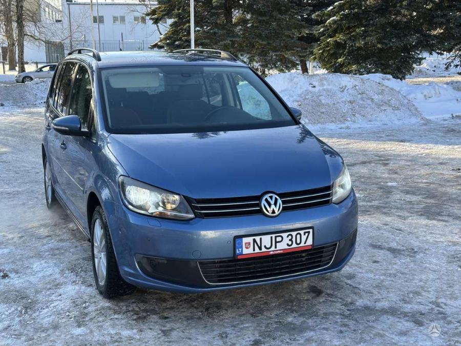 Blue Volkswagen Touran 2011 in Klaipeda, with an engine capacity of 1.39 L and mileage of 250 thousand km for 3999 €, photo 13 on AUTOMOTO.COM.LV