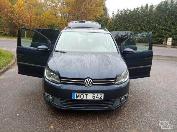 Zils Volkswagen Touran 2011 Viļņa, ar dzinēja tilpumu 1.60 L un nobraukumu 341 tūkst. km par 4890 €, foto 1 vietnē AUTOMOTO.COM.LV