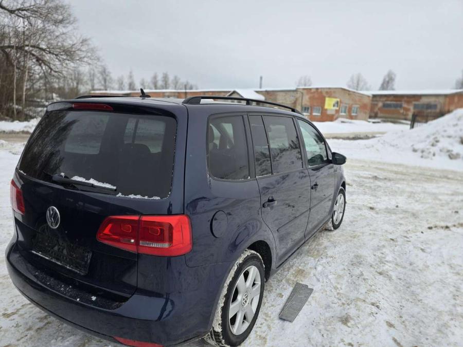 Zils Volkswagen Touran 2011 Ukmergė, ar dzinēja tilpumu 1.97 L un nobraukumu 260 tūkst. km par 5200 €, foto 5 vietnē AUTOMOTO.COM.LV
