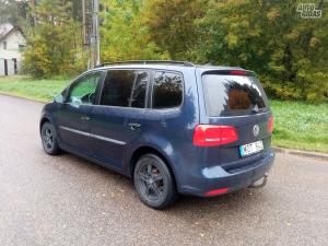 Zils Volkswagen Touran 2011 Viļņa, ar dzinēja tilpumu 1.60 L un nobraukumu 341 tūkst. km par 4890 €, foto 5 vietnē AUTOMOTO.COM.LV