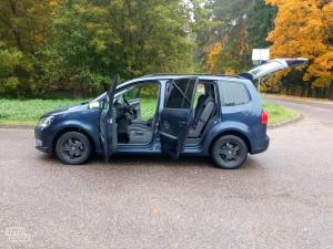 Zils Volkswagen Touran 2011 Viļņa, ar dzinēja tilpumu 1.60 L un nobraukumu 341 tūkst. km par 4890 €, foto 14 vietnē AUTOMOTO.COM.LV