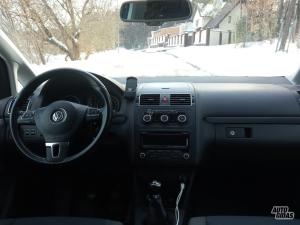 Zils Volkswagen Touran 2011 Viļņa, ar dzinēja tilpumu 1.60 L un nobraukumu 341 tūkst. km par 4890 €, foto 13 vietnē AUTOMOTO.COM.LV