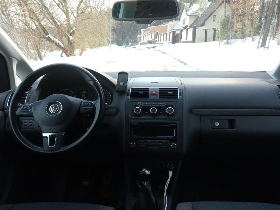 Zils Volkswagen Touran 2011 Viļņa, ar dzinēja tilpumu 1.60 L un nobraukumu 341 tūkst. km par 4690 €, foto 9 vietnē AUTOMOTO.COM.LV