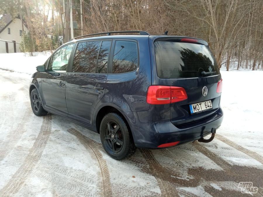 Blue Volkswagen Touran 2011 in Vilnius, with an engine capacity of 1.60 L and mileage of 341 thousand km for 4690 €, photo 5 on AUTOMOTO.COM.LV