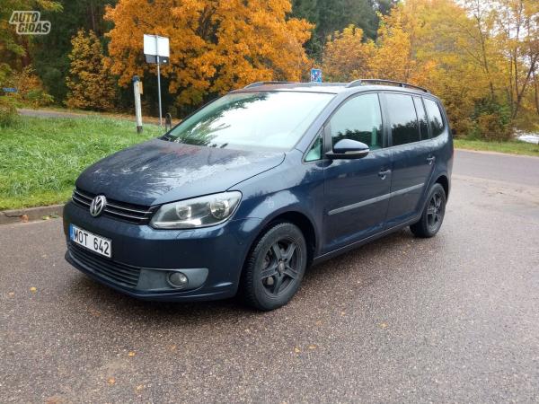Zils Volkswagen Touran 2011 Viļņa, ar dzinēja tilpumu 1.60 L un nobraukumu 342 tūkst. km par 4690 €, foto 1 vietnē AUTOMOTO.COM.LV