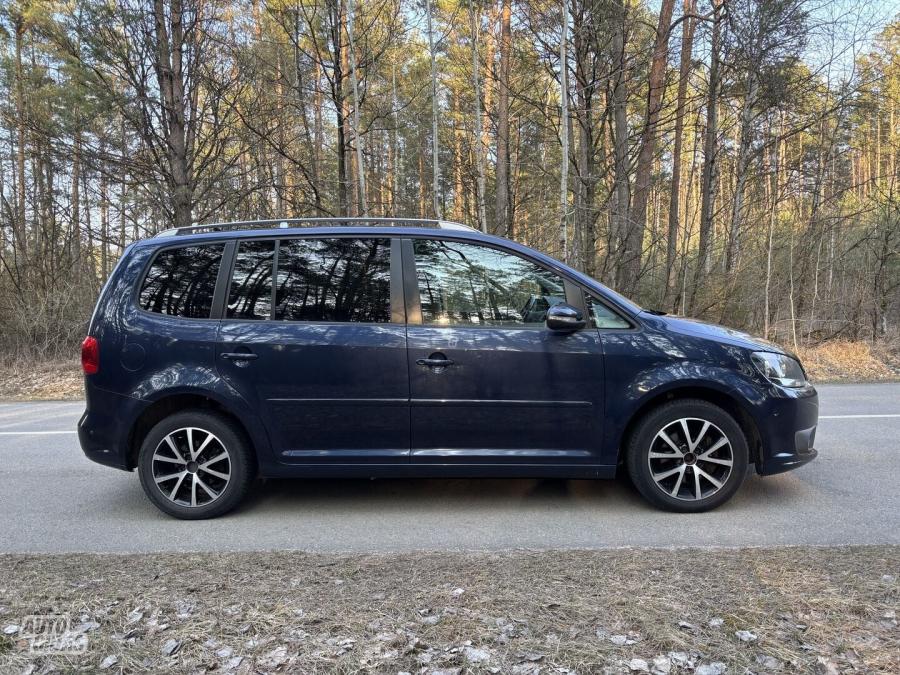 Zils Volkswagen Touran 2011 Varėna, ar dzinēja tilpumu 1.60 L un nobraukumu 257 tūkst. km par 5200 €, foto 5 vietnē AUTOMOTO.COM.LV