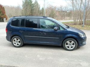Blue Volkswagen Touran 2011 in Vilnius, with an engine capacity of 1.60 L and mileage of 342 thousand km for 4890 €, photo 5 on AUTOMOTO.COM.LV