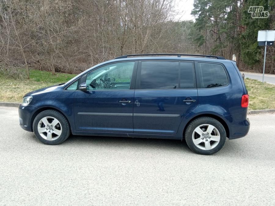 Blue Volkswagen Touran 2011 in Vilnius, with an engine capacity of 1.60 L and mileage of 342 thousand km for 4890 €, photo 9 on AUTOMOTO.COM.LV