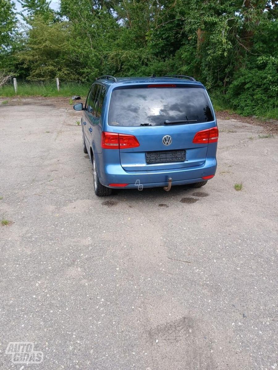 Zils Volkswagen Touran 2011 Radviliškis, ar dzinēja tilpumu 1.60 L un nobraukumu 280 tūkst. km par 4300 €, foto 3 vietnē AUTOMOTO.COM.LV