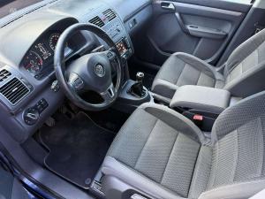 Zils Volkswagen Touran 2011 Kauņa, ar dzinēja tilpumu 1.60 L un nobraukumu 208 tūkst. km par 3300 €, foto 12 vietnē AUTOMOTO.COM.LV