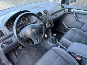 Zils Volkswagen Touran 2011 Kauņa, ar dzinēja tilpumu 1.60 L un nobraukumu 208 tūkst. km par 3100 €, foto 12 vietnē AUTOMOTO.COM.LV