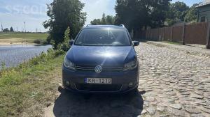 Zils Volkswagen Touran 2011 Rīga, ar dzinēja tilpumu 2.00 L un nobraukumu 330 tūkst. km par 4750 €, foto 5 vietnē AUTOMOTO.COM.LV