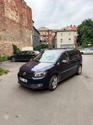 Blue Volkswagen Touran 2011 in Kaunas, with an engine capacity of 1.97 L and mileage of 347 thousand km for 5600 €, photo  on AUTOMOTO.COM.LV