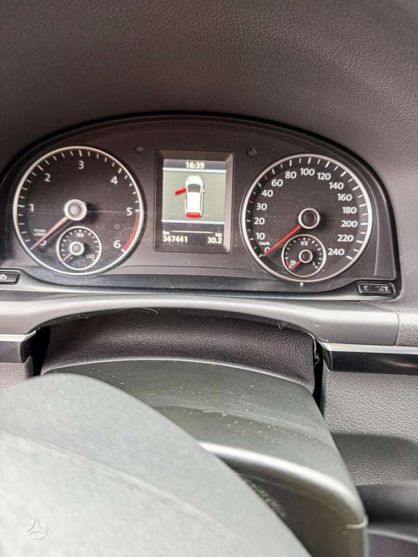 Blue Volkswagen Touran 2011 in Kaunas, with an engine capacity of 1.97 L and mileage of 347 thousand km for 5600 €, photo 11 on AUTOMOTO.COM.LV