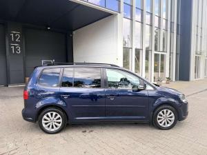 Blue Volkswagen Touran 2011 in Vilnius, with an engine capacity of 1.97 L and mileage of 261 thousand km for 6700 €, photo 9 on AUTOMOTO.COM.LV