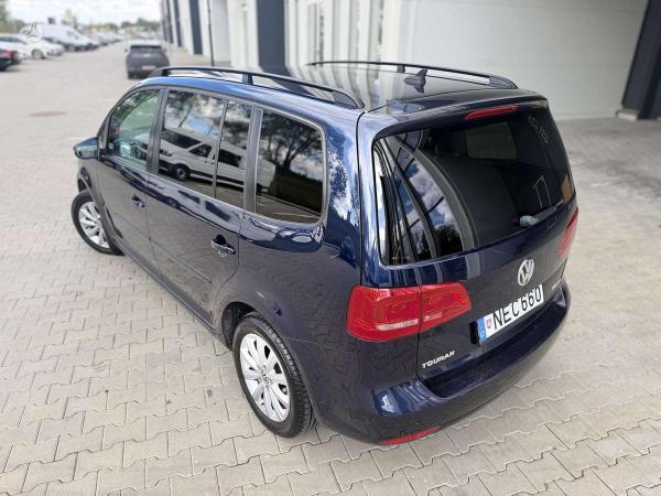 Blue Volkswagen Touran 2011 in Vilnius, with an engine capacity of 1.97 L and mileage of 261 thousand km for 6700 €, photo 7 on AUTOMOTO.COM.LV