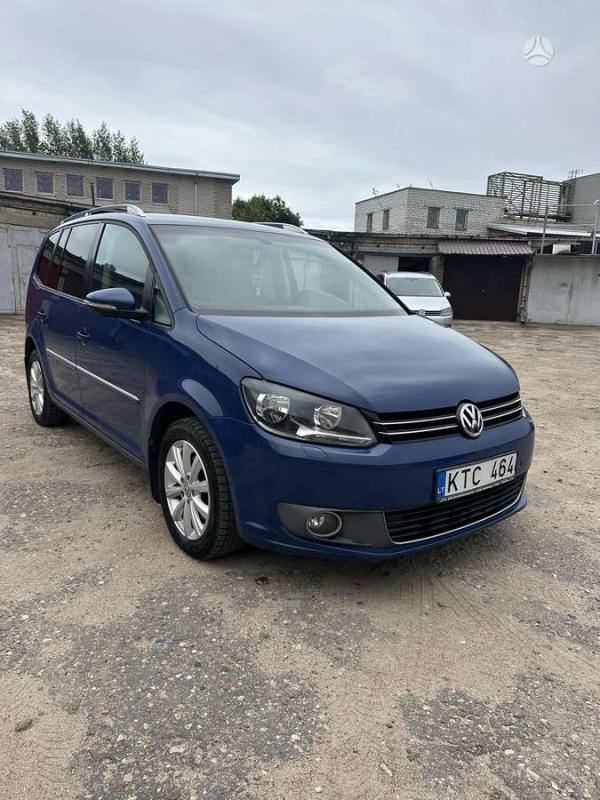 Zils Volkswagen Touran 2011 Kauņa, ar dzinēja tilpumu 1.60 L un nobraukumu 308 tūkst. km par 4500 €, foto 3 vietnē AUTOMOTO.COM.LV
