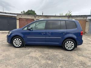 Blue Volkswagen Touran 2011 in Kaunas, with an engine capacity of 1.60 L and mileage of 308 thousand km for 4500 €, photo 6 on AUTOMOTO.COM.LV