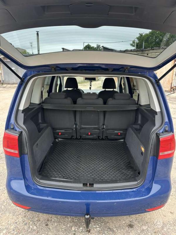 Zils Volkswagen Touran 2011 Kauņa, ar dzinēja tilpumu 1.60 L un nobraukumu 308 tūkst. km par 4500 €, foto 10 vietnē AUTOMOTO.COM.LV