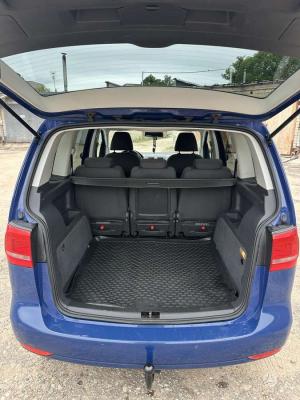 Blue Volkswagen Touran 2011 in Kaunas, with an engine capacity of 1.60 L and mileage of 308 thousand km for 4500 €, photo 10 on AUTOMOTO.COM.LV
