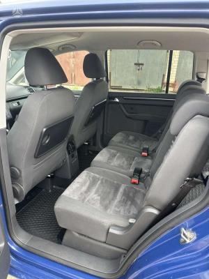 Blue Volkswagen Touran 2011 in Kaunas, with an engine capacity of 1.60 L and mileage of 308 thousand km for 4500 €, photo 11 on AUTOMOTO.COM.LV
