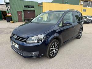 Blue Volkswagen Touran 2011 in Taurage, with an engine capacity of 1.60 L and mileage of 273 thousand km for 4700 €, photo 3 on AUTOMOTO.COM.LV