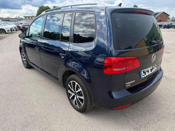 Zils Volkswagen Touran 2011 Tauragė, ar dzinēja tilpumu 1.60 L un nobraukumu 273 tūkst. km par 4700 €, foto 5 vietnē AUTOMOTO.COM.LV