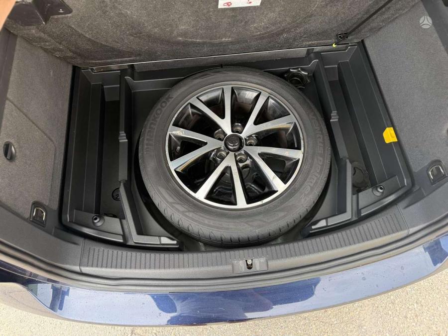 Blue Volkswagen Touran 2011 in Taurage, with an engine capacity of 1.60 L and mileage of 273 thousand km for 4700 €, photo 6 on AUTOMOTO.COM.LV
