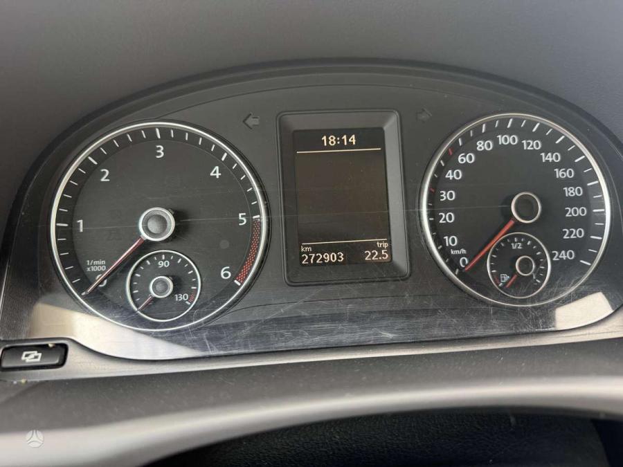 Blue Volkswagen Touran 2011 in Taurage, with an engine capacity of 1.60 L and mileage of 273 thousand km for 4700 €, photo 12 on AUTOMOTO.COM.LV