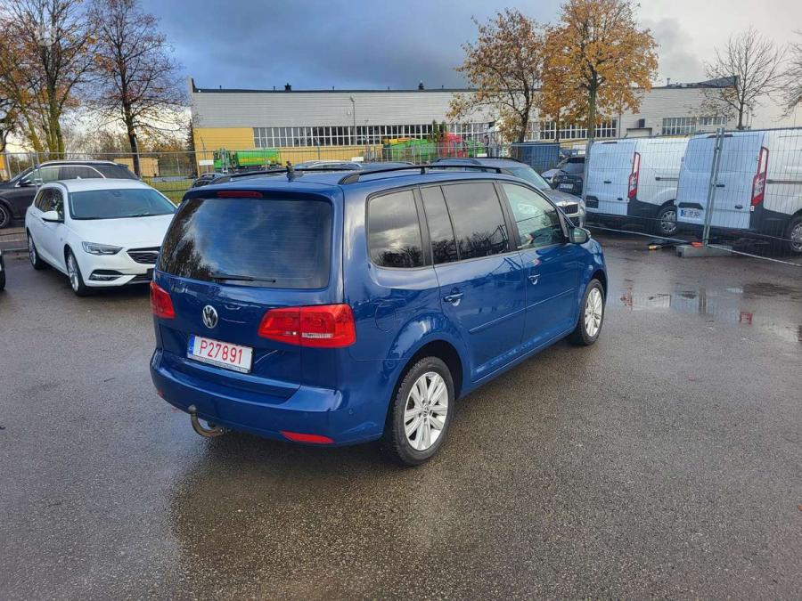 Zils Volkswagen Touran 2012 Klaipėda, ar dzinēja tilpumu 1.97 L un nobraukumu 263 tūkst. km par 6600 €, foto 5 vietnē AUTOMOTO.COM.LV