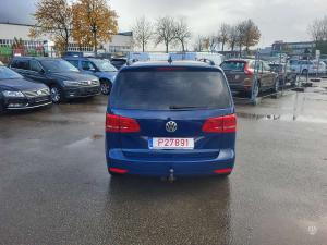 Zils Volkswagen Touran 2012 Klaipėda, ar dzinēja tilpumu 1.97 L un nobraukumu 263 tūkst. km par 6600 €, foto 6 vietnē AUTOMOTO.COM.LV