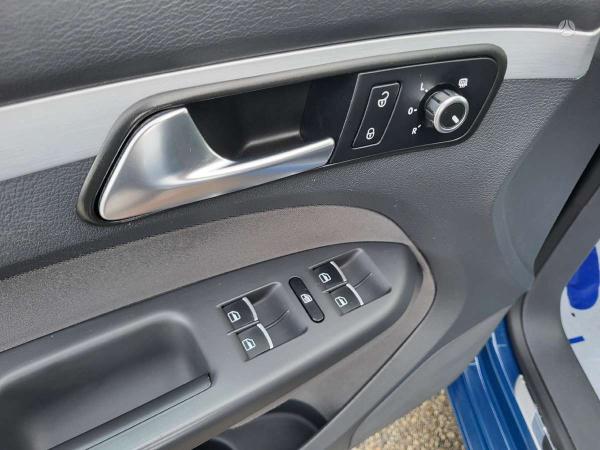 Blue Volkswagen Touran 2012 in Klaipeda, with an engine capacity of 1.97 L and mileage of 263 thousand km for 6600 €, photo 11 on AUTOMOTO.COM.LV
