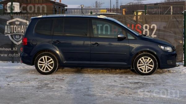Zils Volkswagen Touran 2012 Liepāja, ar dzinēja tilpumu 2.00 L un nobraukumu 276 tūkst. km par 6850 €, foto 3 vietnē AUTOMOTO.COM.LV