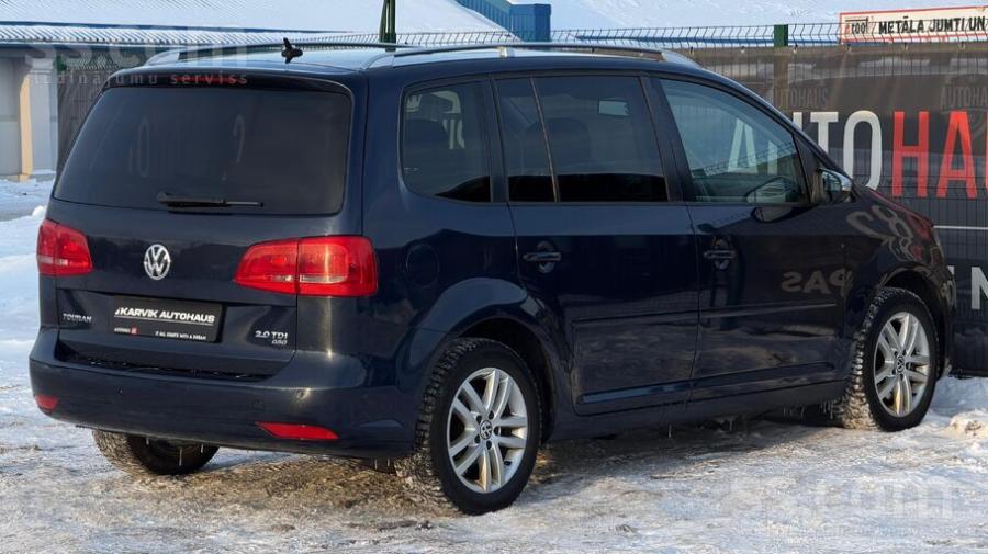 Zils Volkswagen Touran 2012 Liepāja, ar dzinēja tilpumu 2.00 L un nobraukumu 276 tūkst. km par 6850 €, foto 4 vietnē AUTOMOTO.COM.LV