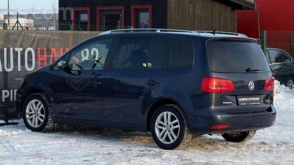 Zils Volkswagen Touran 2012 Liepāja, ar dzinēja tilpumu 2.00 L un nobraukumu 276 tūkst. km par 6850 €, foto 6 vietnē AUTOMOTO.COM.LV