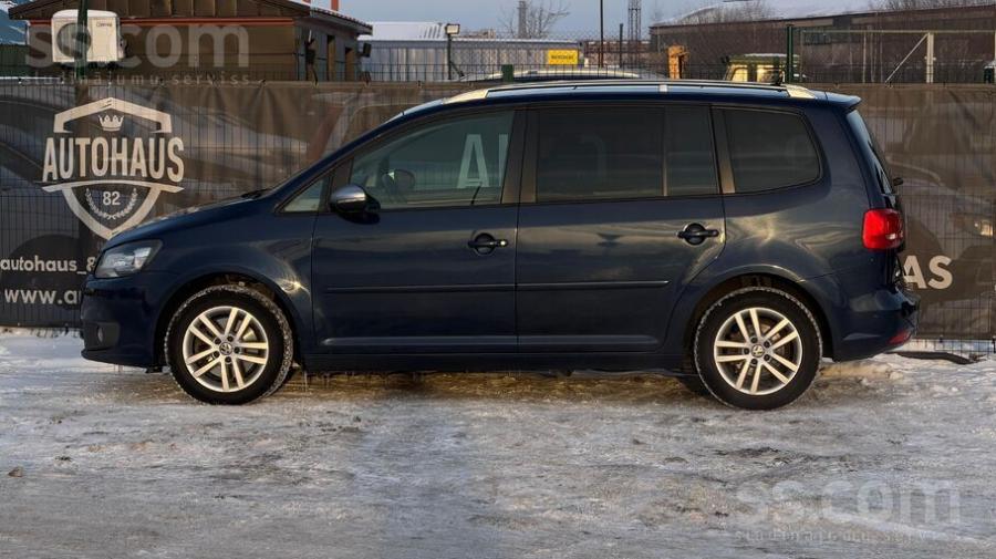 Zils Volkswagen Touran 2012 Liepāja, ar dzinēja tilpumu 2.00 L un nobraukumu 276 tūkst. km par 6850 €, foto 7 vietnē AUTOMOTO.COM.LV