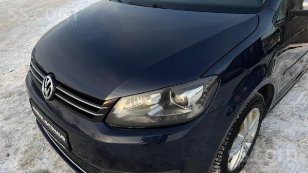 Zils Volkswagen Touran 2012 Liepāja, ar dzinēja tilpumu 2.00 L un nobraukumu 276 tūkst. km par 6850 €, foto 9 vietnē AUTOMOTO.COM.LV