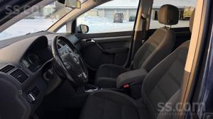 Zils Volkswagen Touran 2012 Liepāja, ar dzinēja tilpumu 2.00 L un nobraukumu 276 tūkst. km par 6850 €, foto 11 vietnē AUTOMOTO.COM.LV