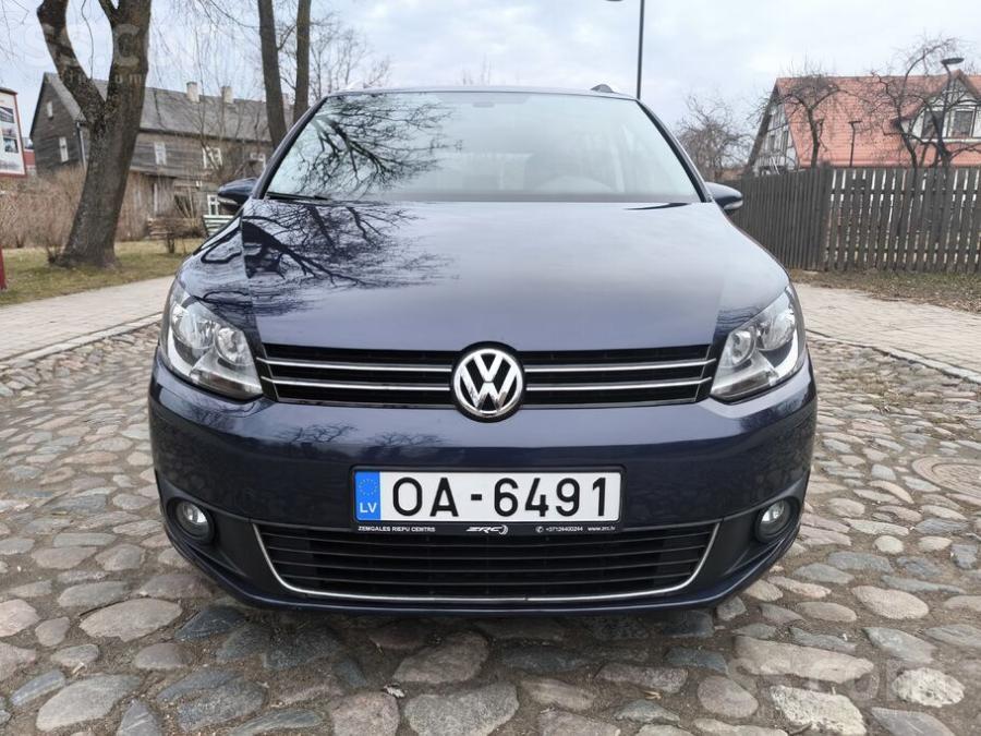Zils Volkswagen Touran 2012 Jelgava, ar dzinēja tilpumu 1.60 L un nobraukumu 238 tūkst. km par 5870 €, foto 2 vietnē AUTOMOTO.COM.LV