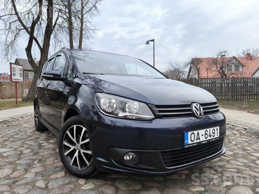 Zils Volkswagen Touran 2012 Jelgava, ar dzinēja tilpumu 1.60 L un nobraukumu 238 tūkst. km par 5870 €, foto 3 vietnē AUTOMOTO.COM.LV